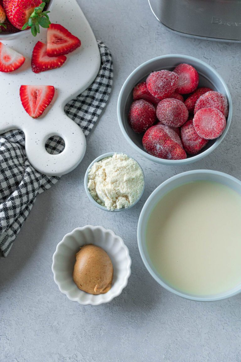 Strawberry Peanut Butter Smoothie - Chelsea Dishes